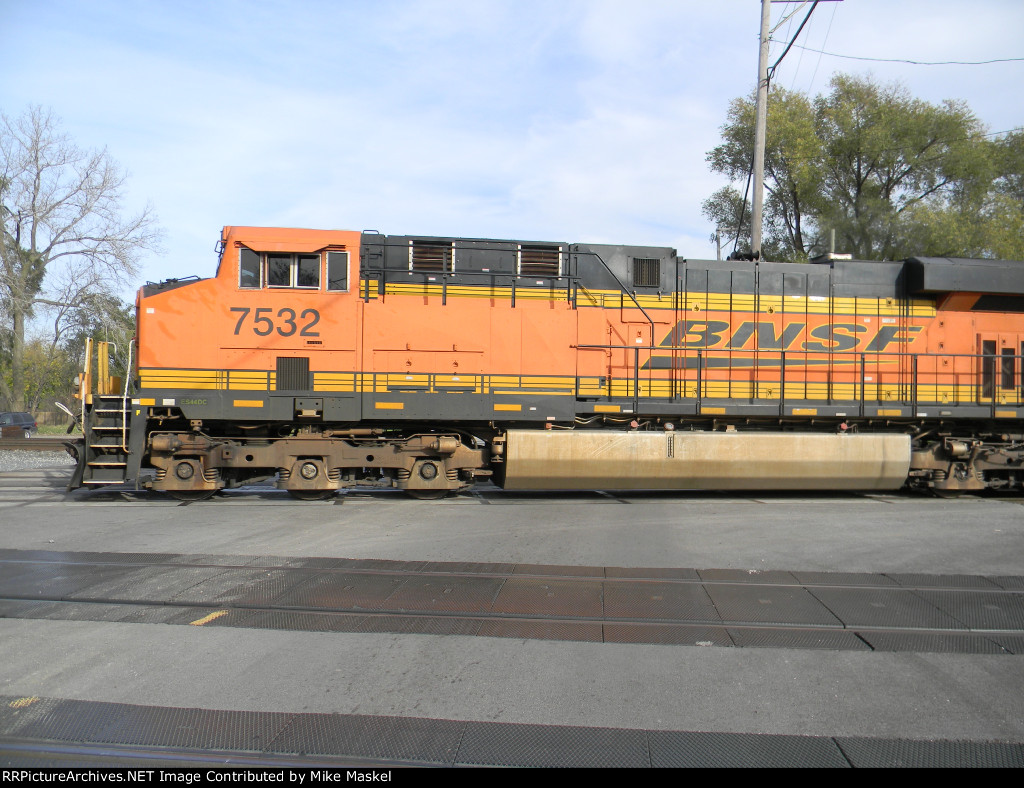 BNSF 7532